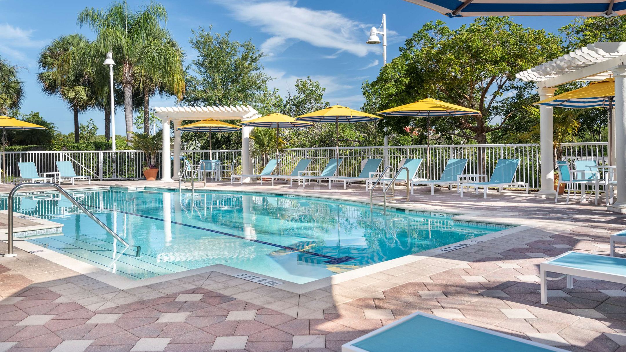 DoubleTree Suites by Hilton Naples desde $112 ($̶2̶6̶2̶). Naples ...